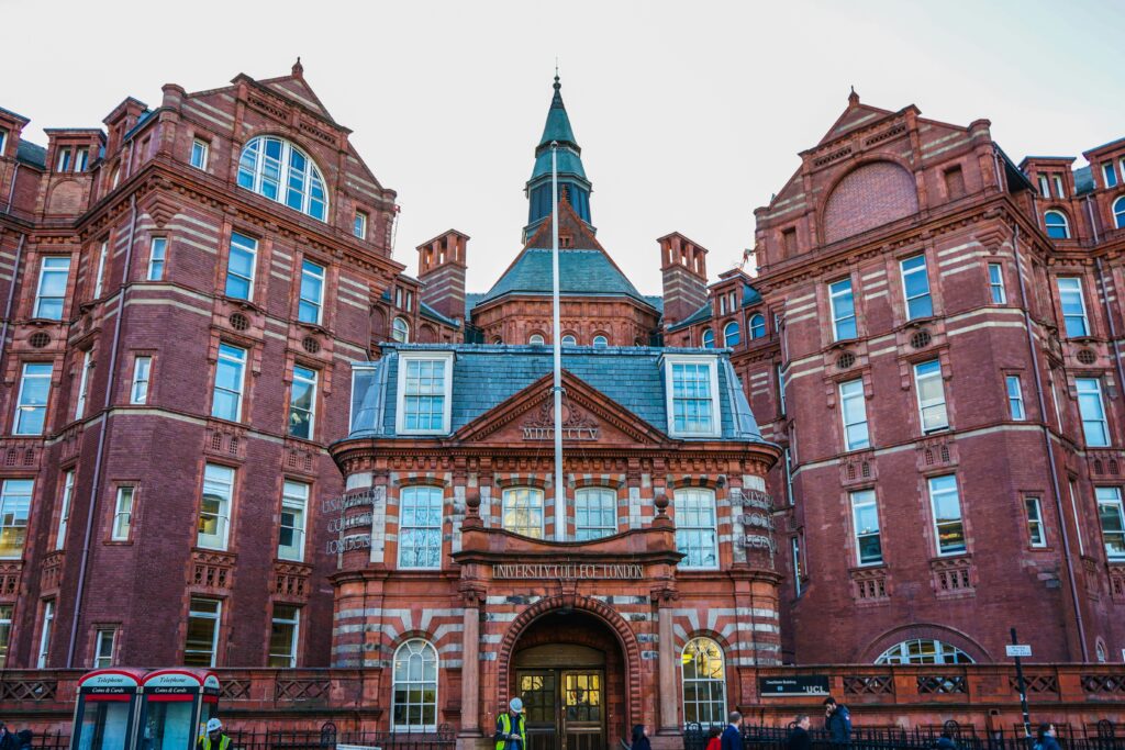 University of London Vice-Chancellor resigns after bullying claims