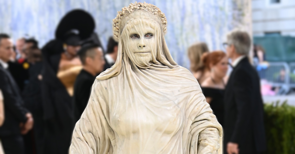 Here's how Heidi Klum's statue Met Gala dress actually worked