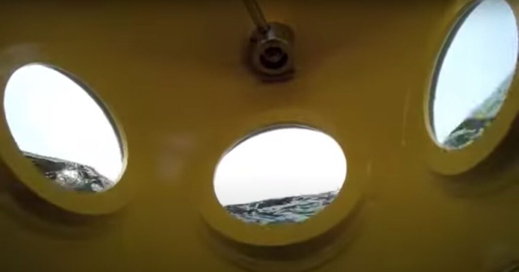 A look inside the horrifyingly claustrophobic missing Titanic submarine