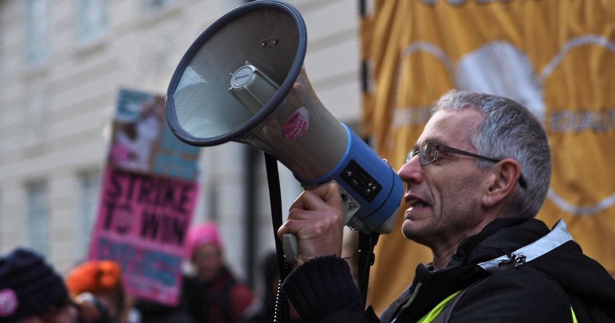 Flagpoles, megaphones and more banned at UCL in 'draconian' new protest ...