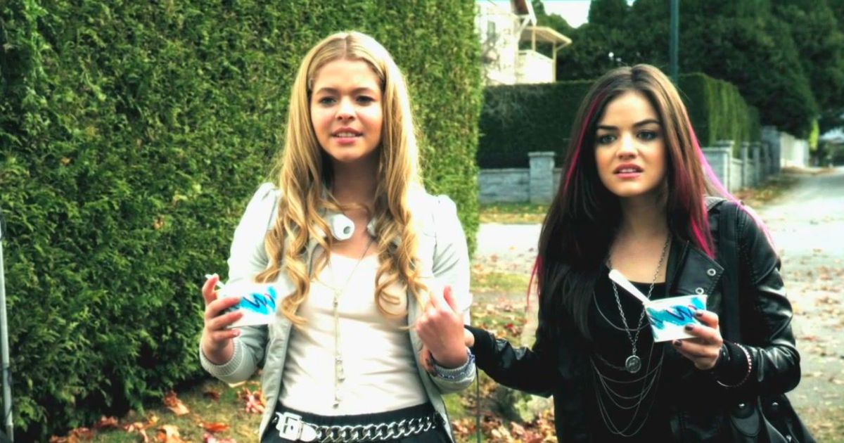 This is how old the cast of Pretty Little Liars were compared to their ...