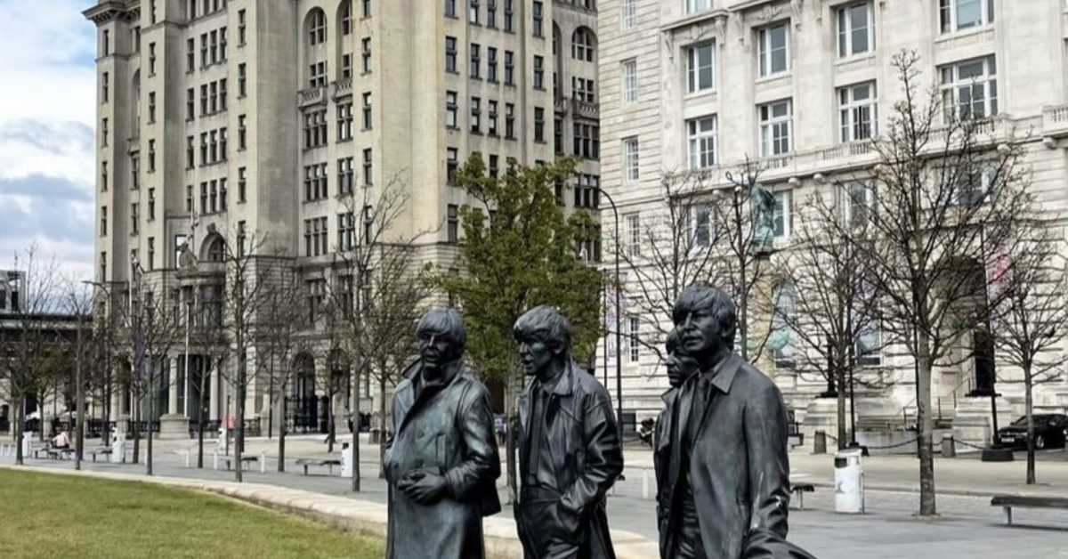 Gap Yah and Batman: Here's every type of girl you'll find on Tinder in ...