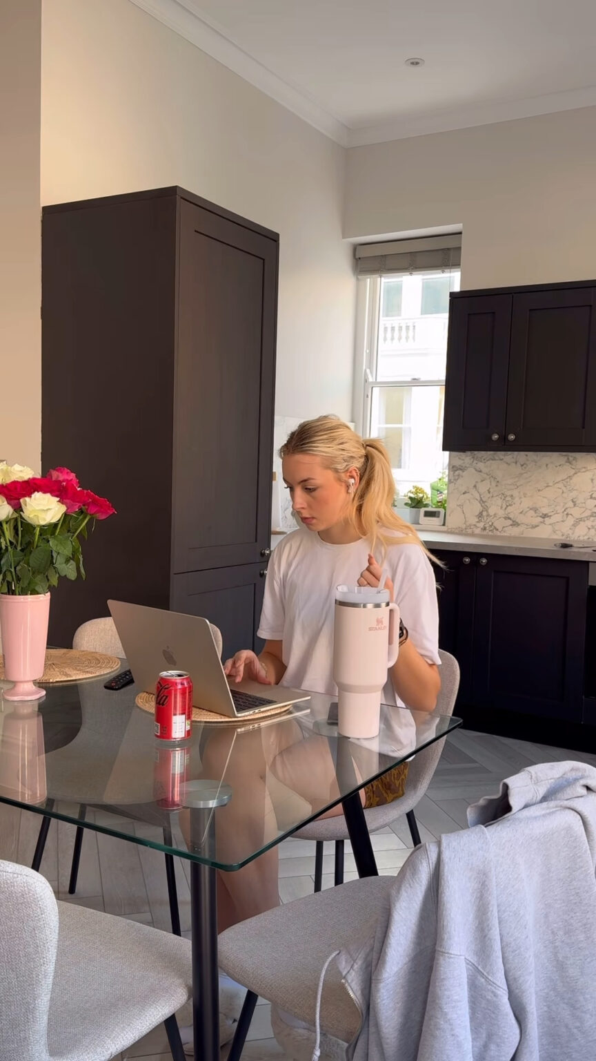 This London influencer is being slated for her 'realistic' daily routine