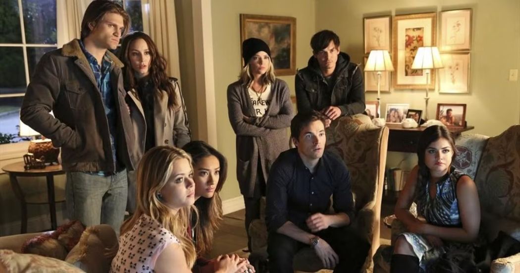 An ultimate Pretty Little Liars couple ranking you can't argue with