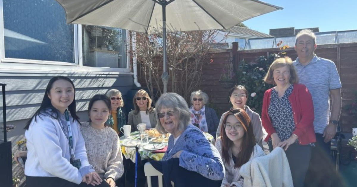 International Exeter Uni students paired up with elderly people to ...