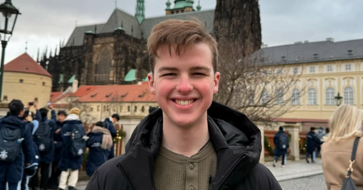 Young Sheldon star Iain Armitage is now the richest child actor in the ...