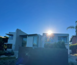 How wildly different the real life Modern Family houses actually are